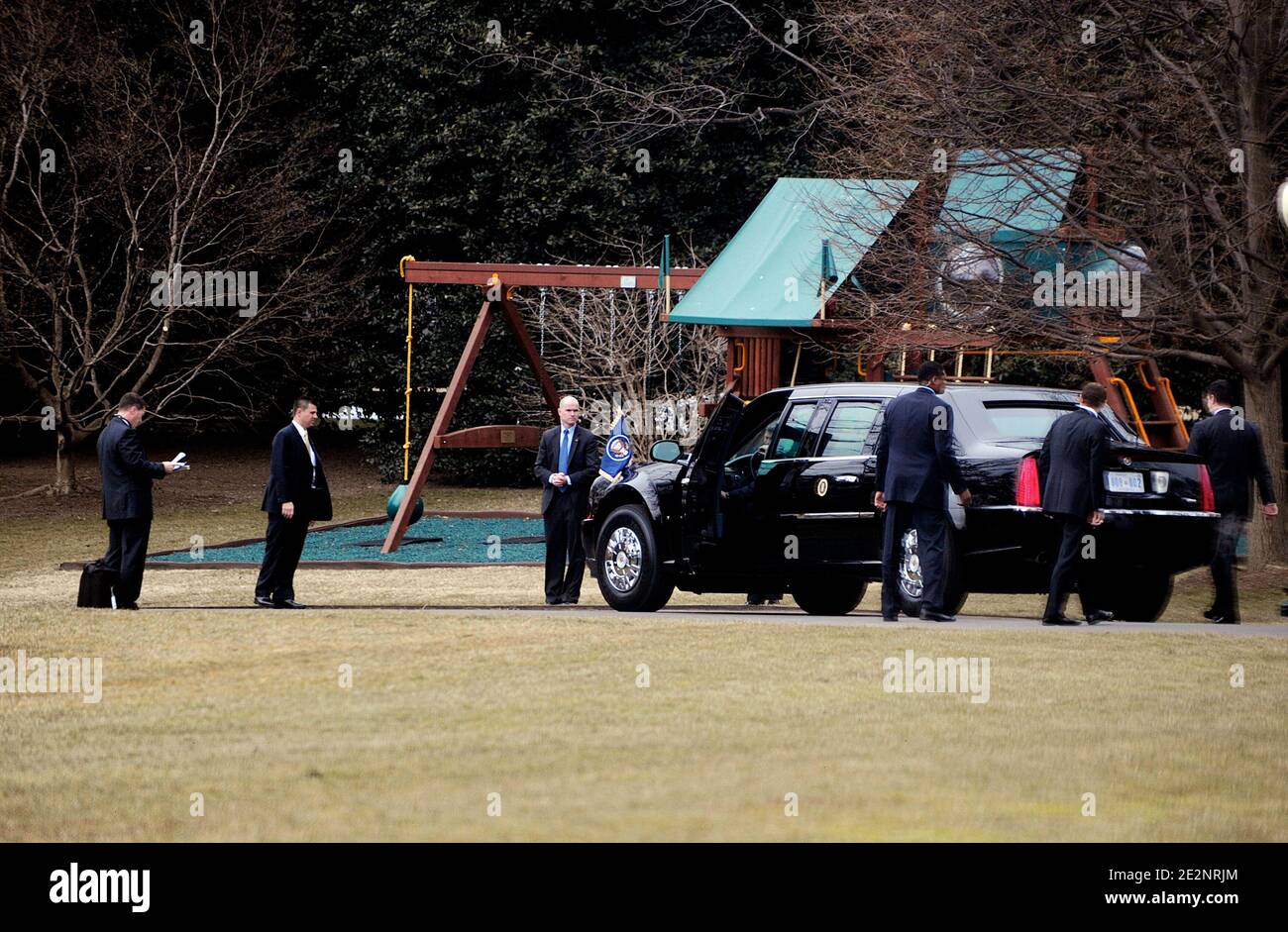 Secret service agents surround hi-res stock photography and images - Alamy