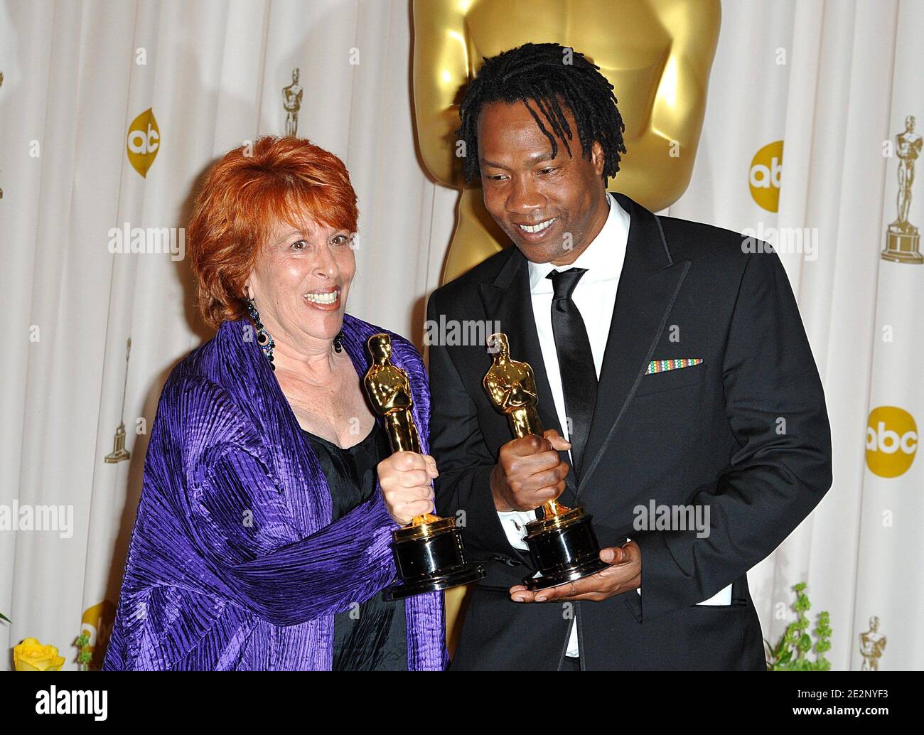 Roger Ross Williams and Elinor Burkett with the award for Best ...