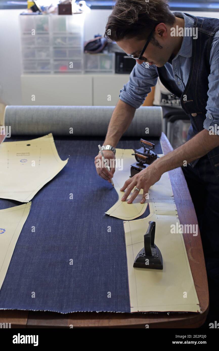 pattern cutter, jean maker Stock Photo - Alamy