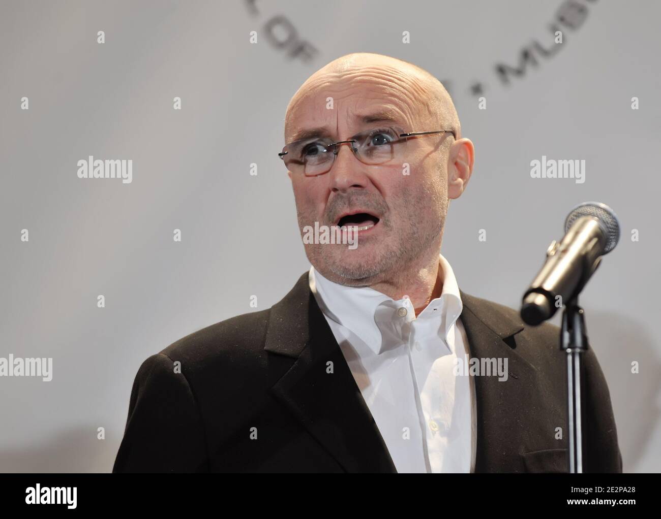 Inductee Phil Collins of Genesis attends the 25th Annual Rock And Roll ...