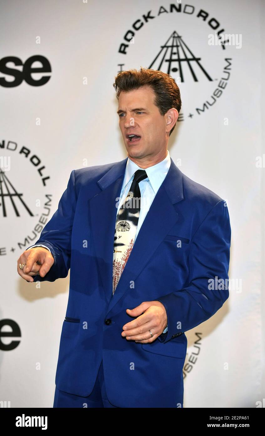 Singer chris isaak hi-res stock photography and images - Alamy
