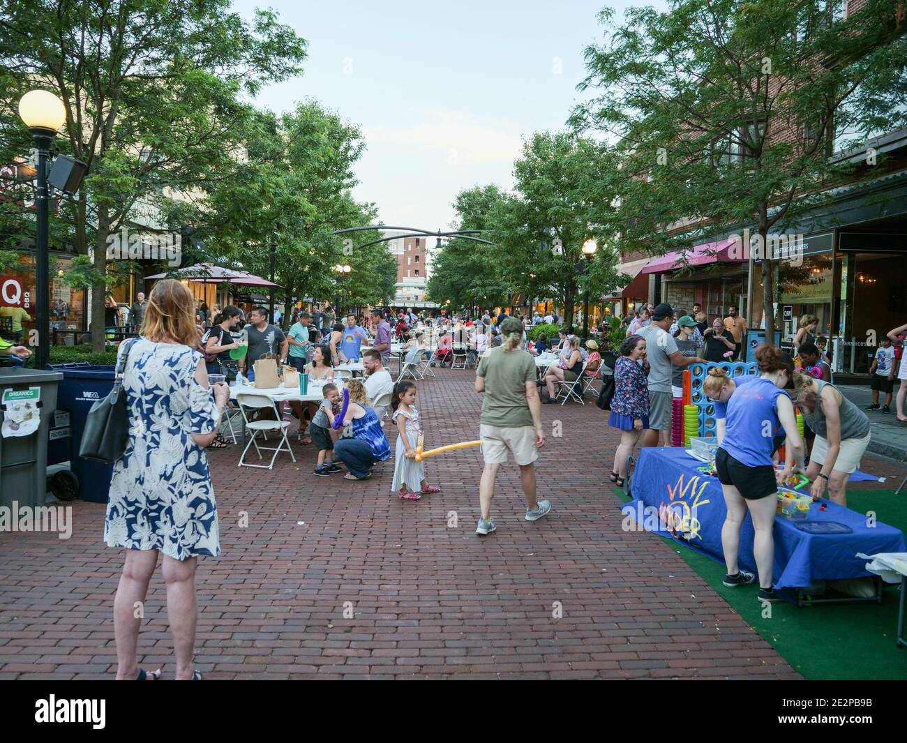 Street fair, Marion Street, downtown Oak Park, Illinois Stock Photo - Alamy