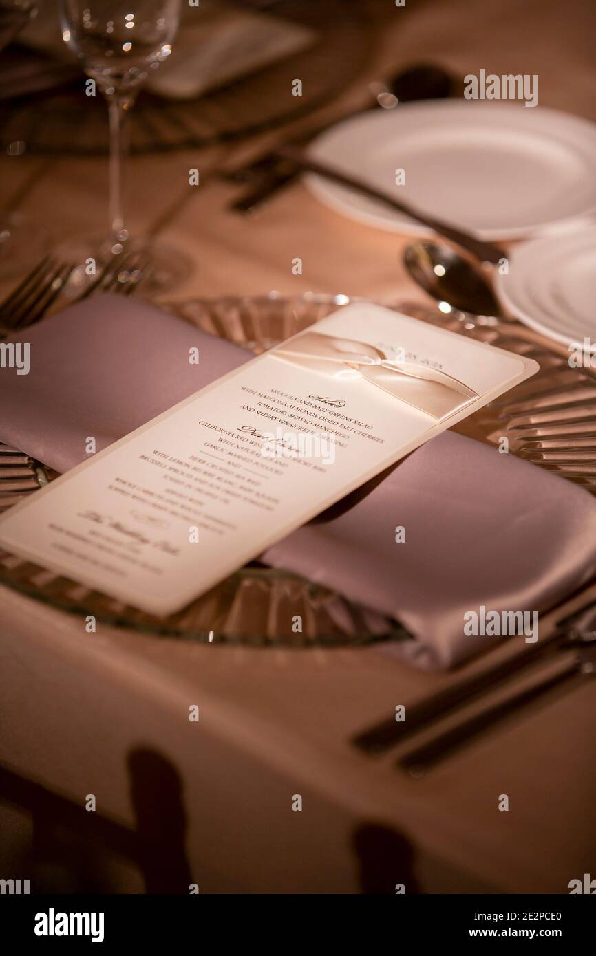 Dimly lit restaurant hi-res stock photography and images - Alamy