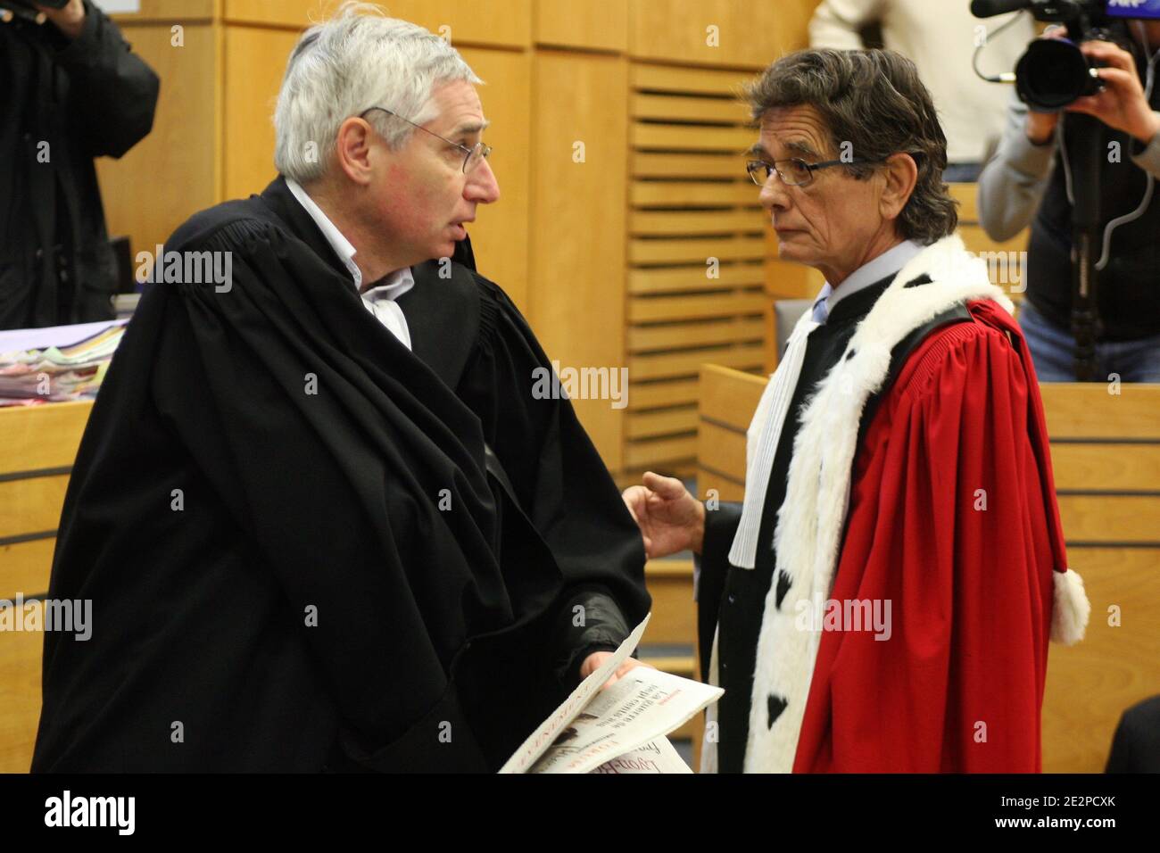 Maitre Laurent Decaunes en discussion avec avec Marc Gaubert avocat ...