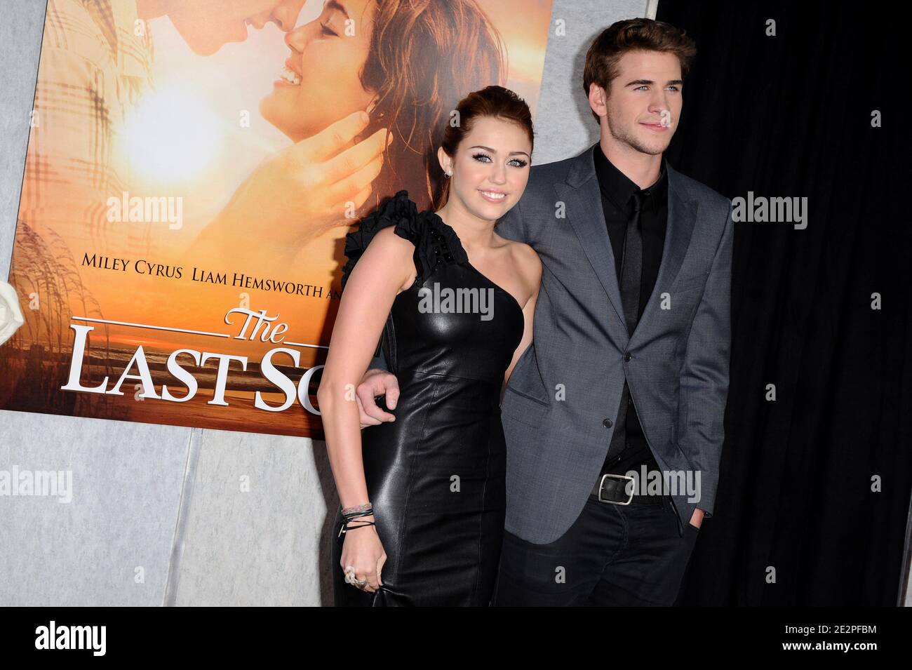 The Last Song Miley And Liam Wallpaper