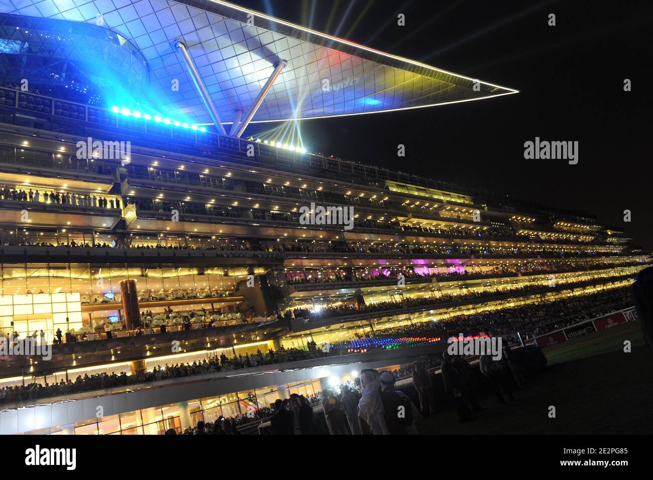 Dubai united arab emirates grandstand hi-res stock photography and ...