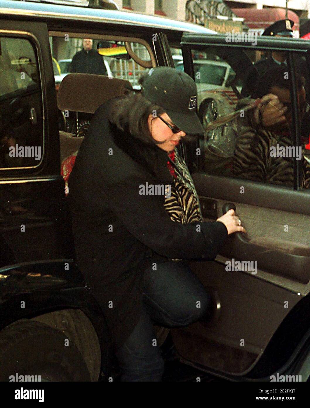 Monica lewinsky 1999 hi-res stock photography and images - Alamy