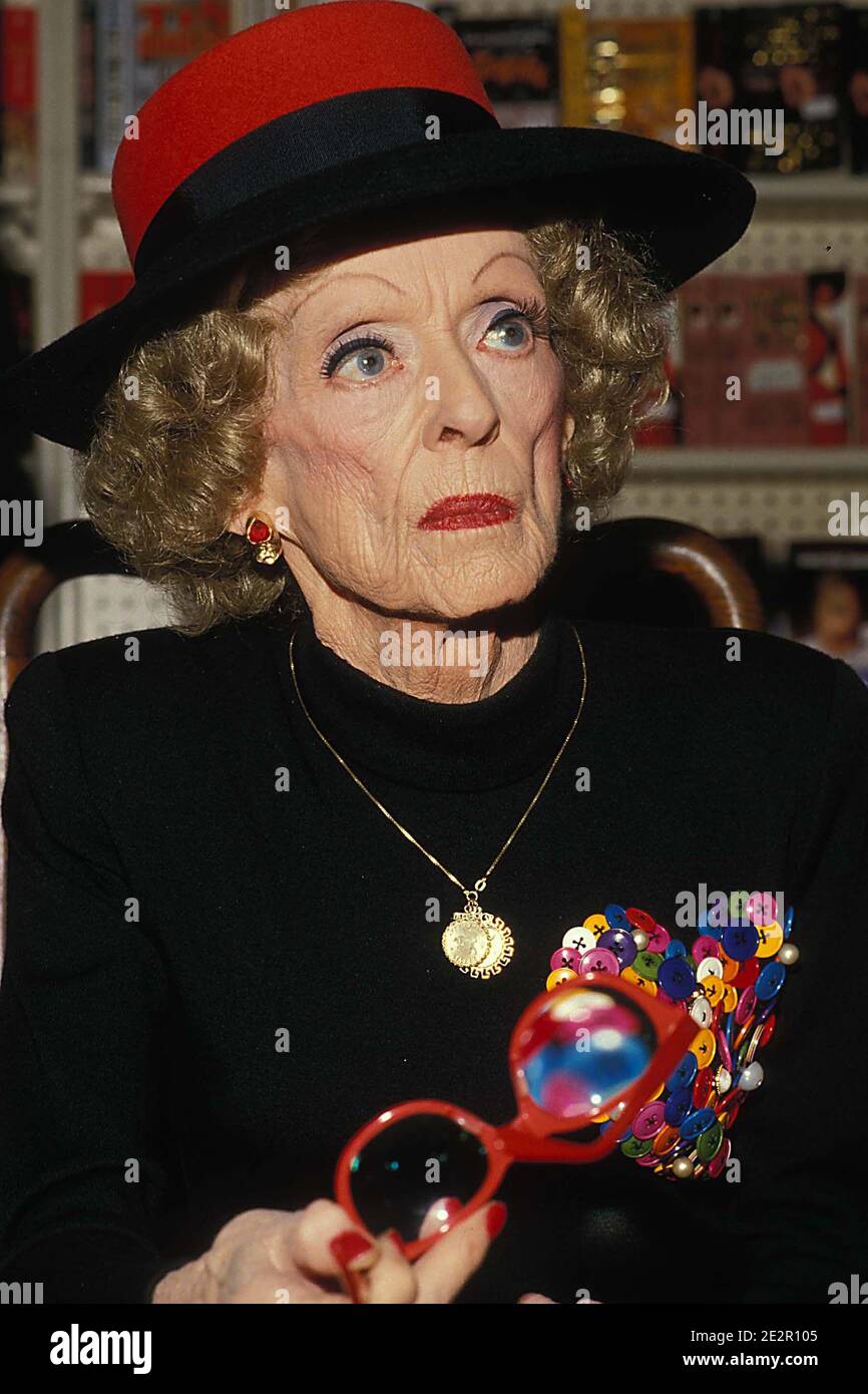 Bette Davis signs copies of her book This 'N That on February 13, 1988 ...
