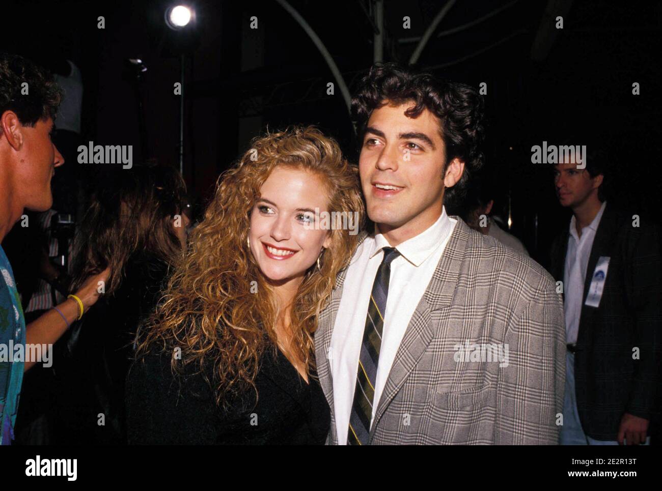 Kelly preston george clooney hi-res stock photography and images - Alamy