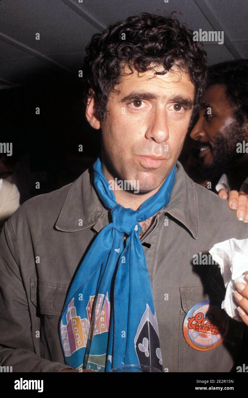 Elliott Gould 1979 Credit: Ralph Dominguez/MediaPunch Stock Photo - Alamy