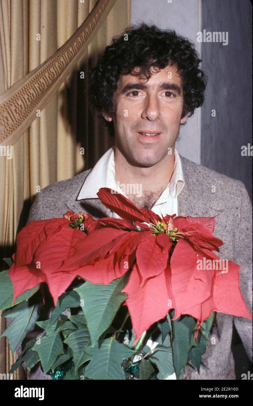 Elliott Gould 1979 Credit: Ralph Dominguez/MediaPunch Stock Photo - Alamy