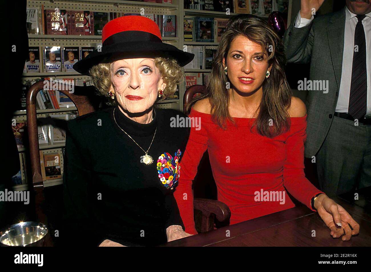 Bette Davis And Katherine Sermack 1988 Credit: Ralph Dominguez ...