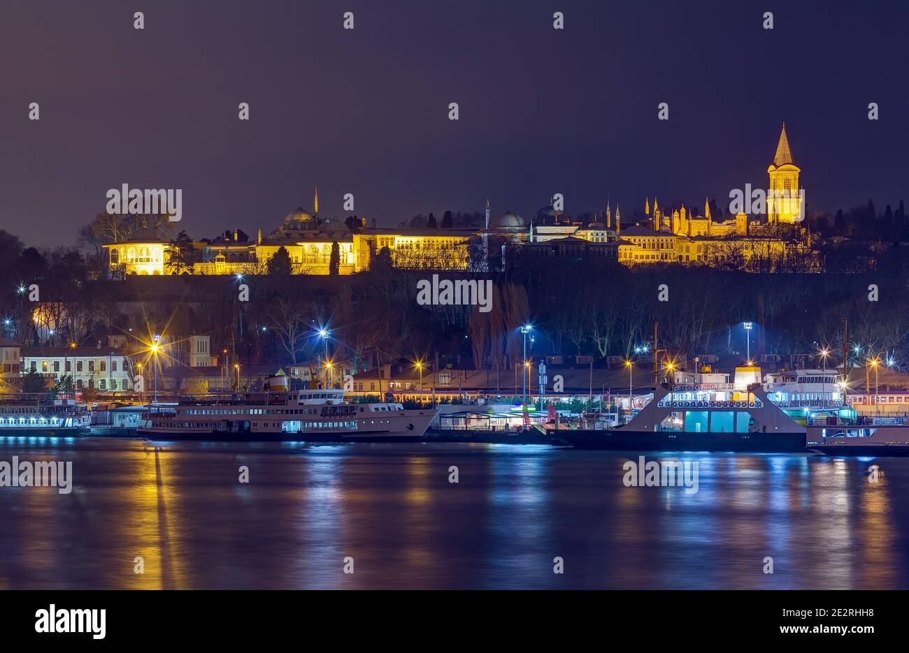 Night view of Topkapi Palace, Istanbul, Turkey Stock Photo - Alamy