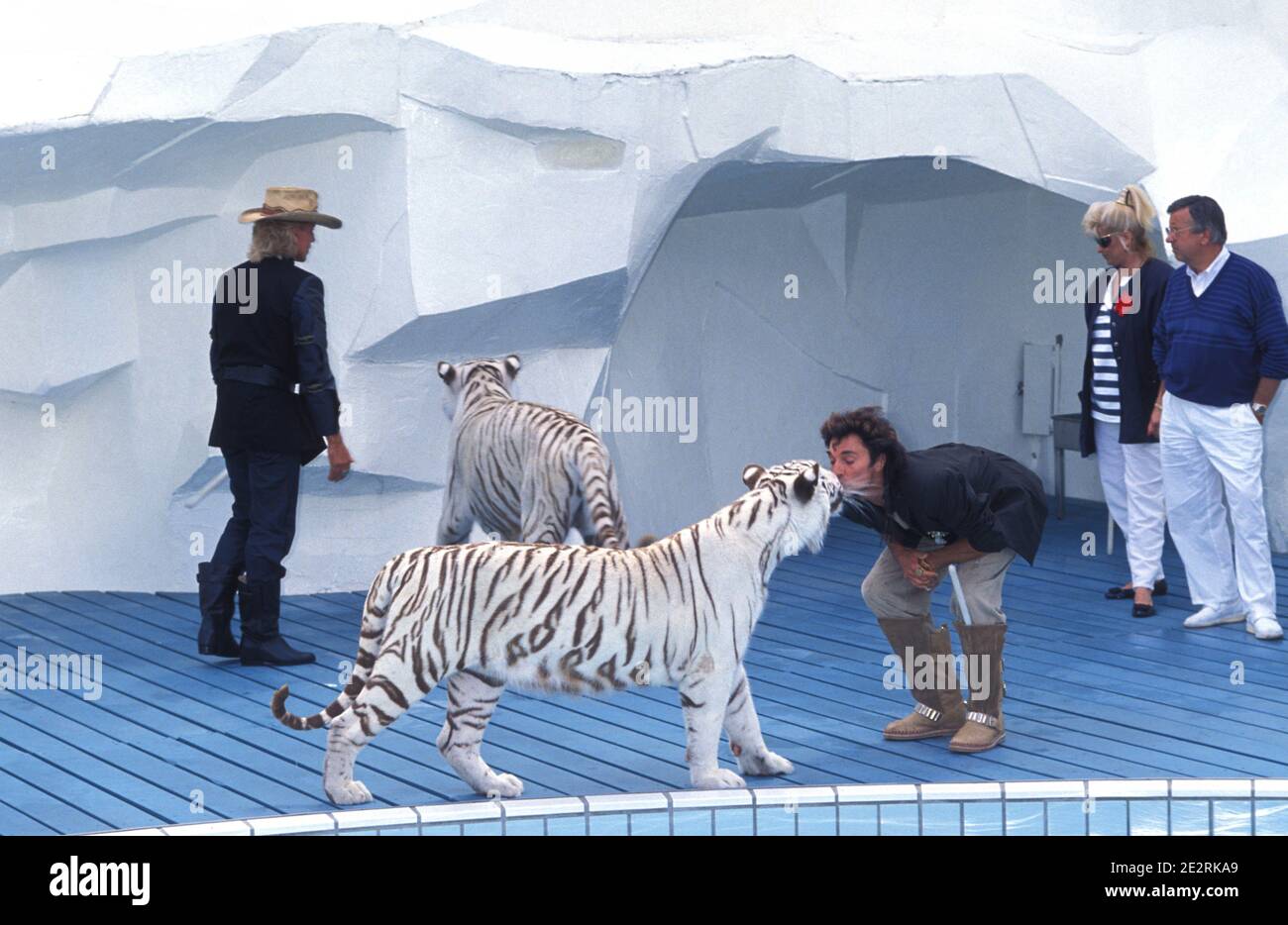 Siegfried and roy and tiger hi-res stock photography and images - Alamy