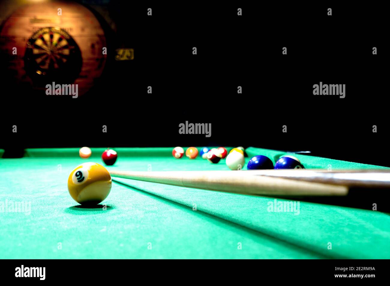 Hand snooker balls hi-res stock photography and images - Alamy