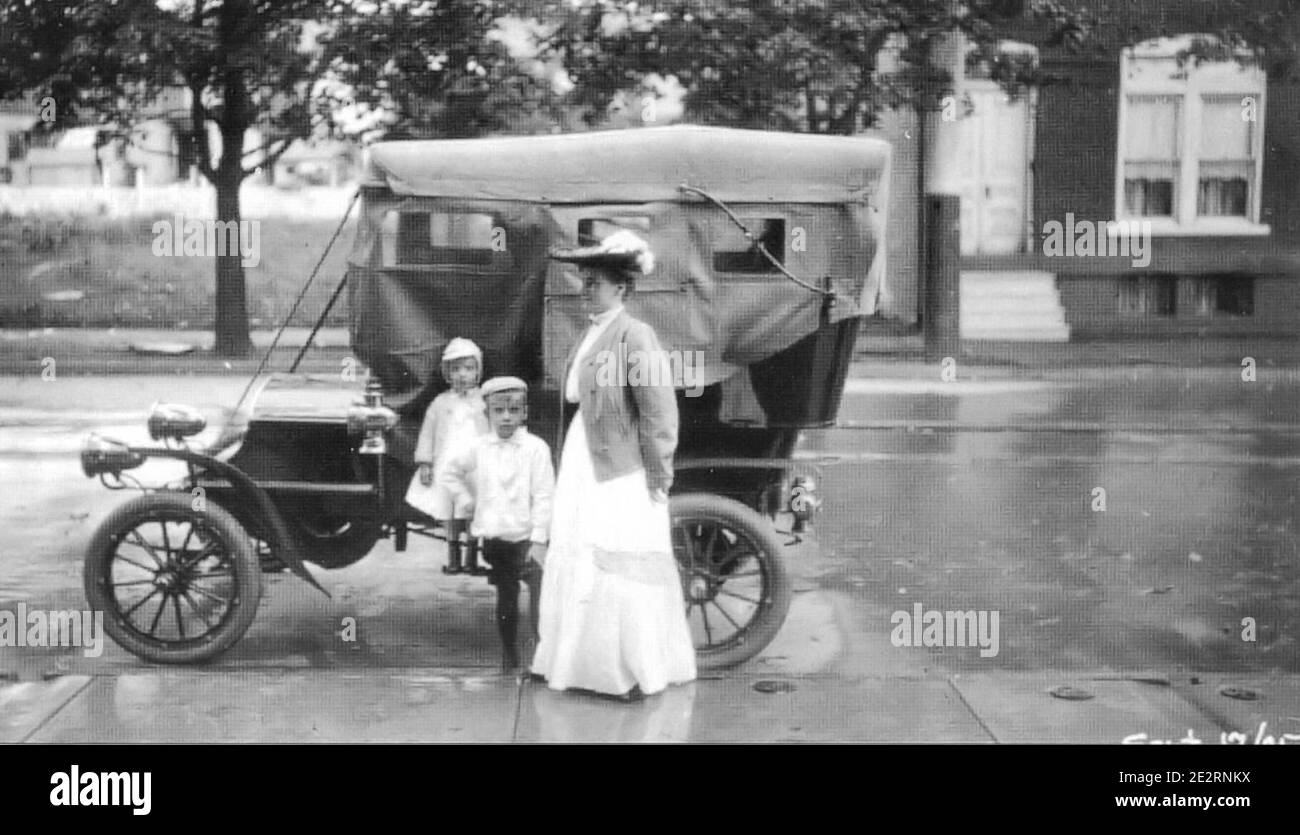 Early 20th century vehicles hi-res stock photography and images - Alamy
