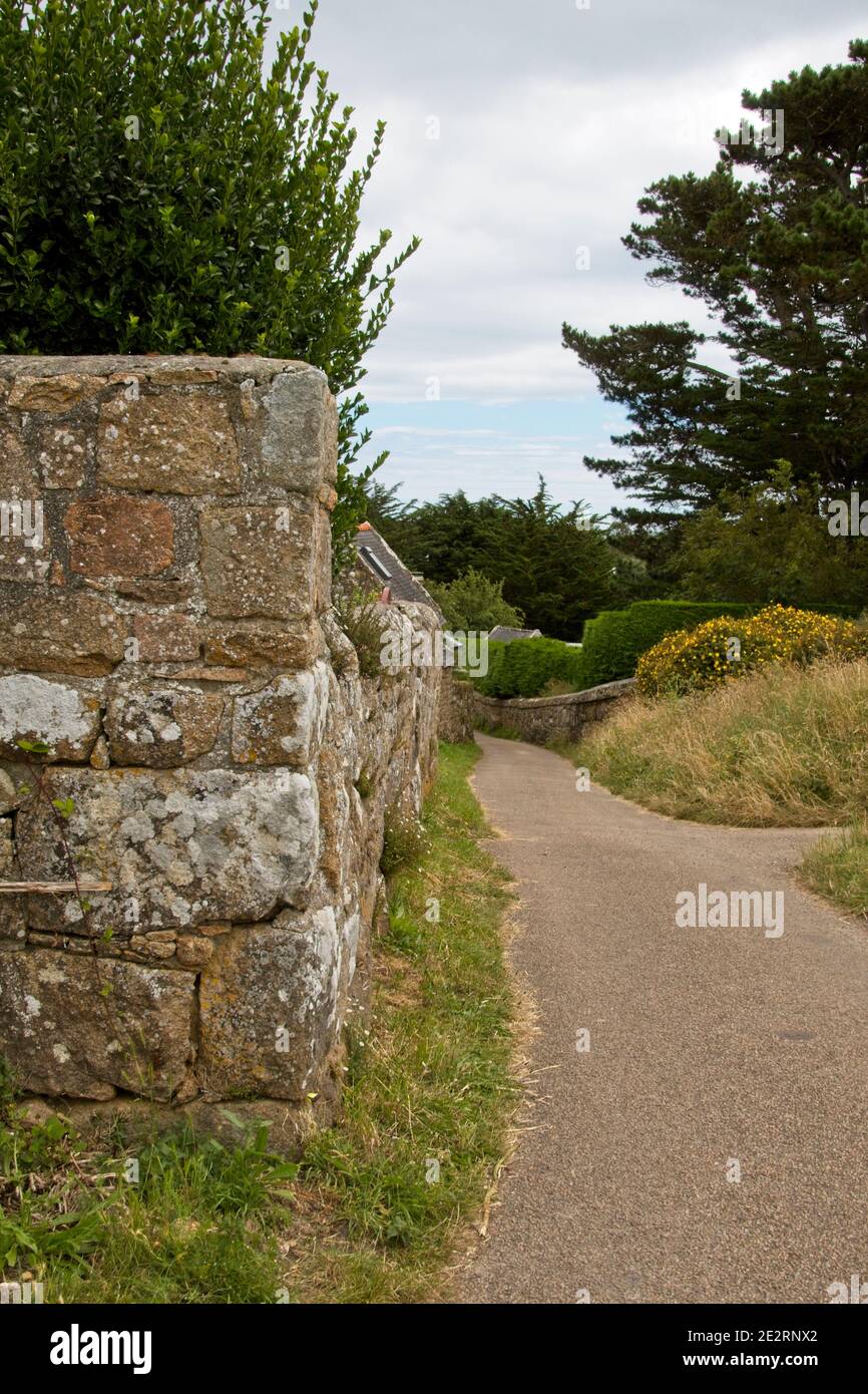 old house in the countryside Stock Photo - Alamy