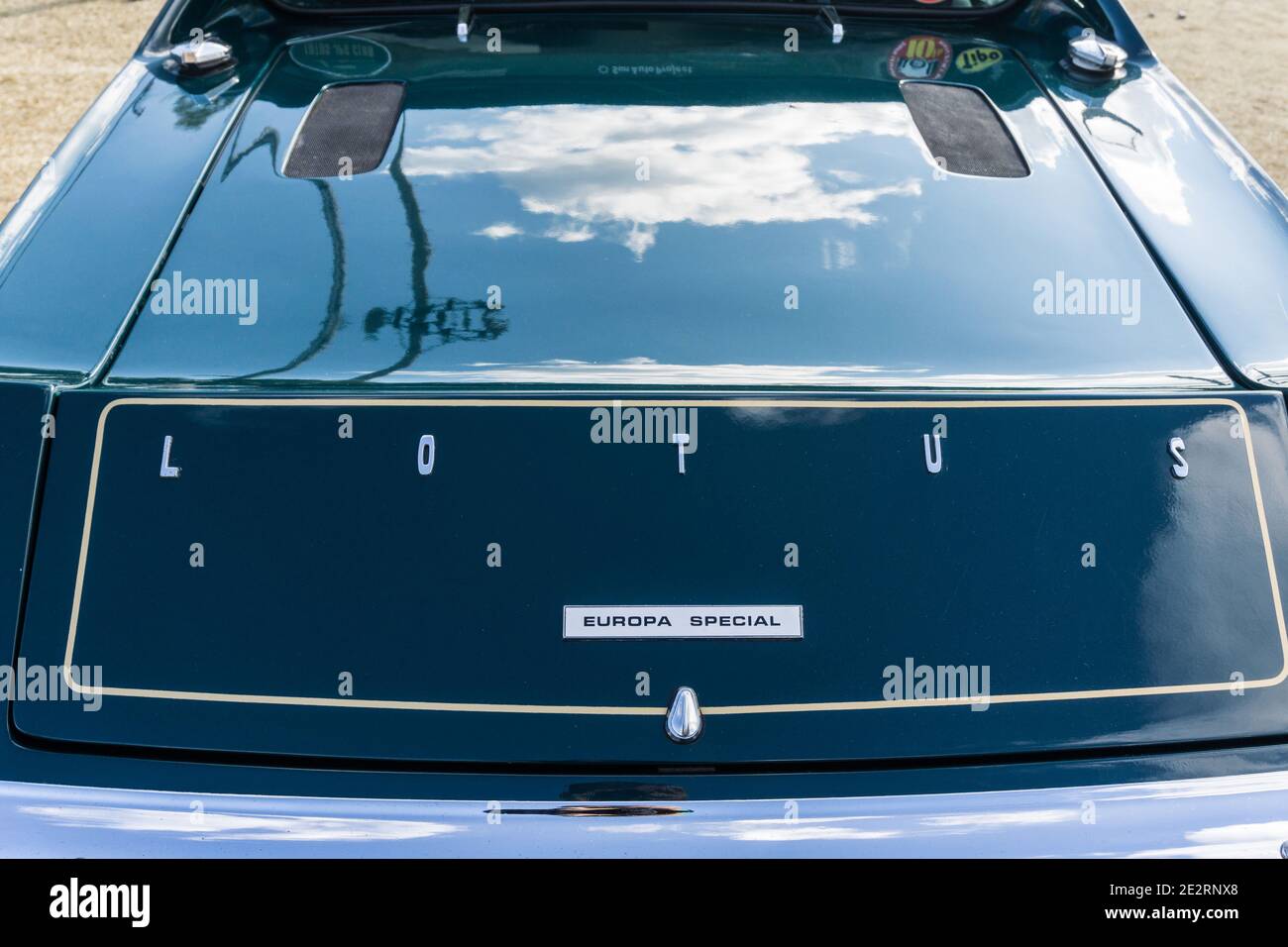 Logo of team lotus hi-res stock photography and images - Alamy