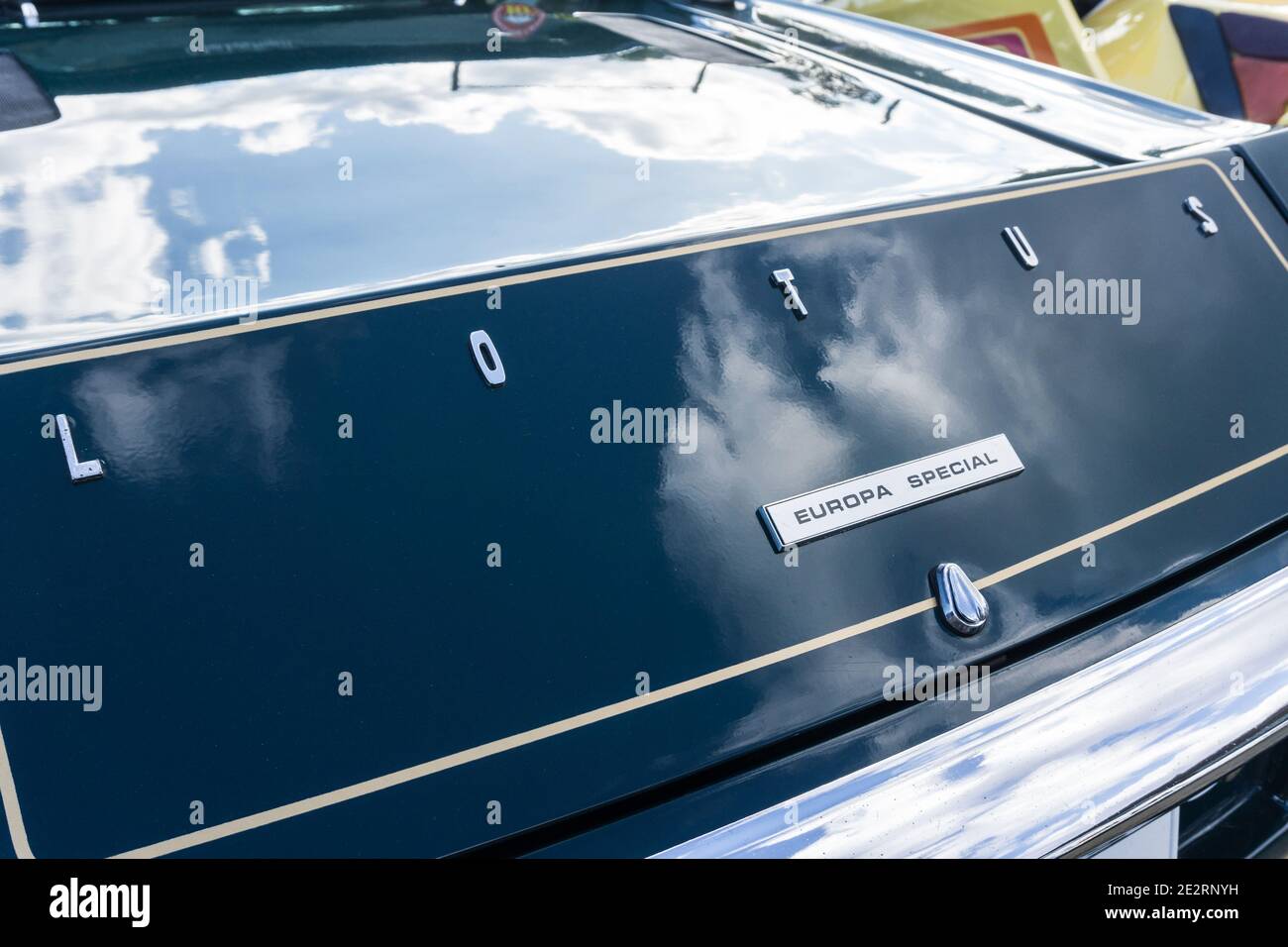 Logo of team lotus hi-res stock photography and images - Alamy