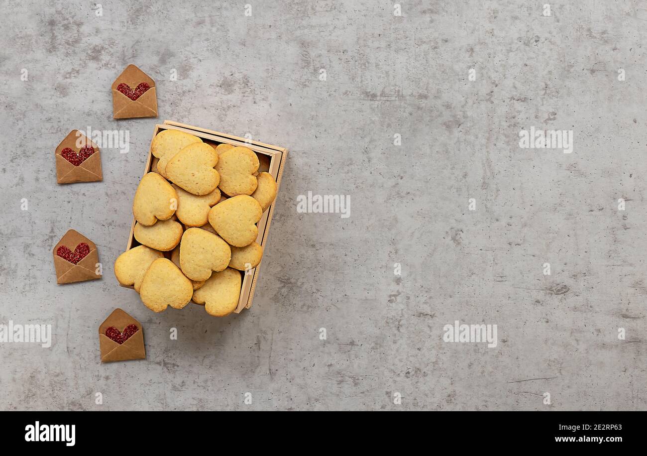 Heart shape cookies in box hi-res stock photography and images - Alamy