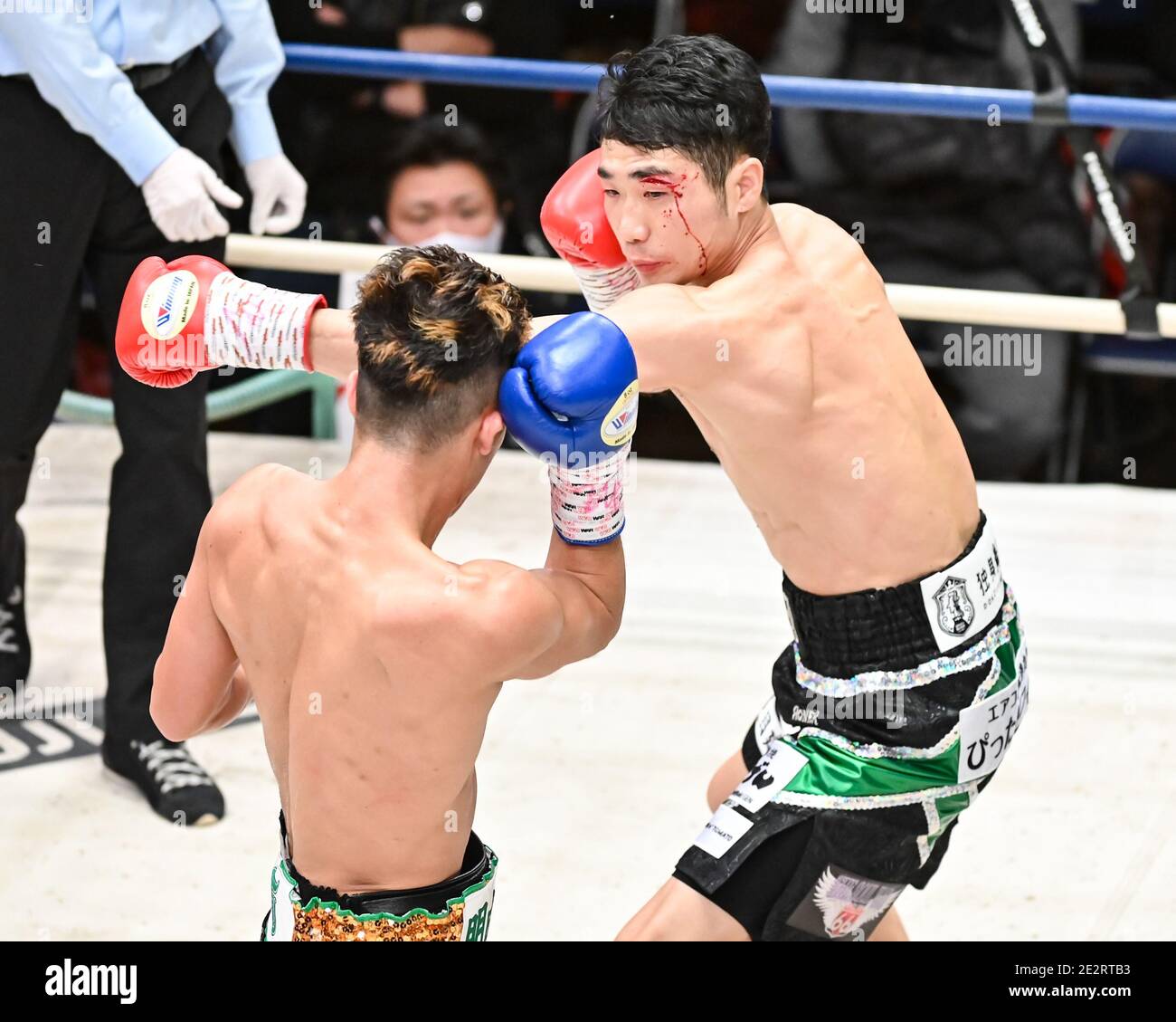 Tokyo, Japan. 14th Jan, 2021. (L-R) Takuma Inoue, Keita Kurihara Boxing ...