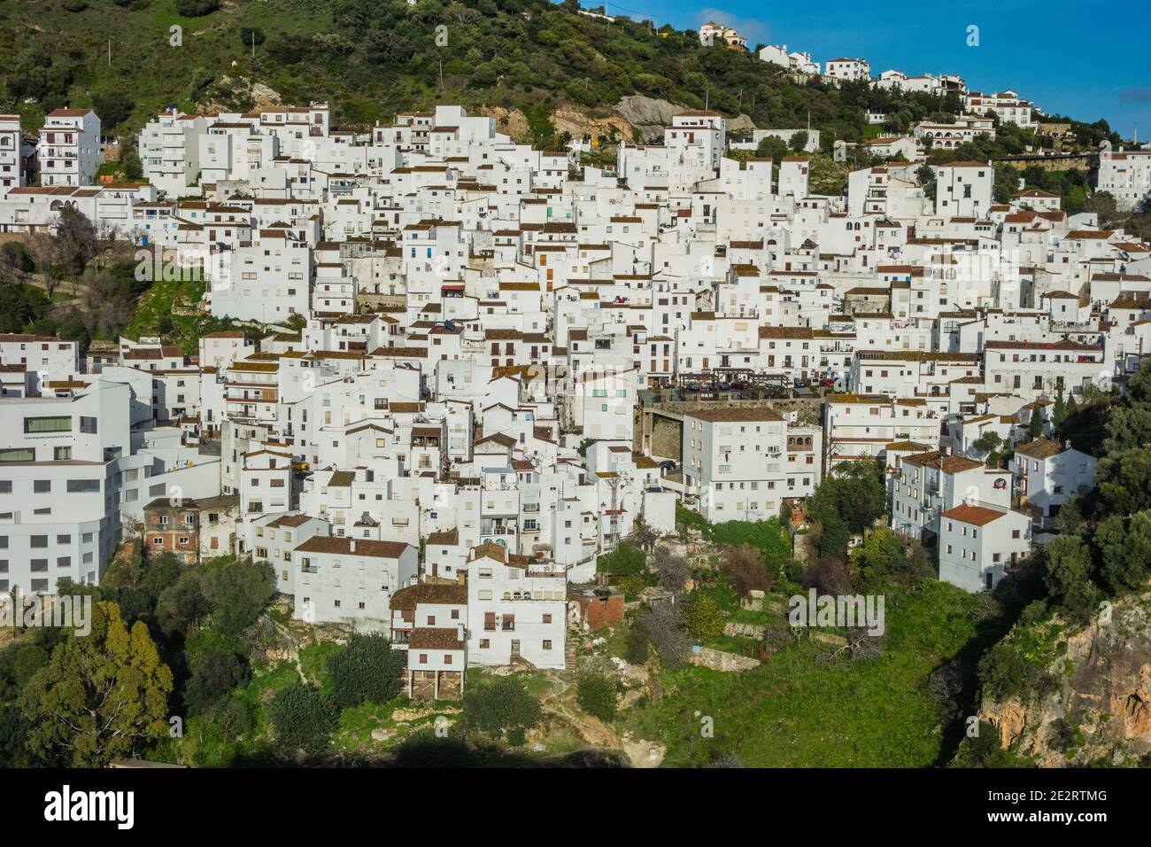 Moorish cliff hugging buildings hi-res stock photography and images - Alamy