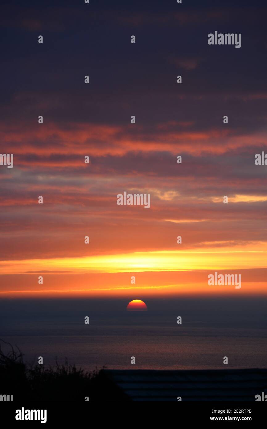 Atmospheric landscapes coastal hi-res stock photography and images - Alamy