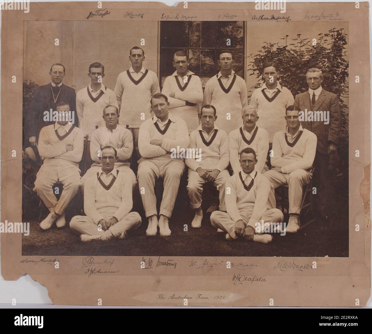 Australian test cricket team pose hi-res stock photography and images ...