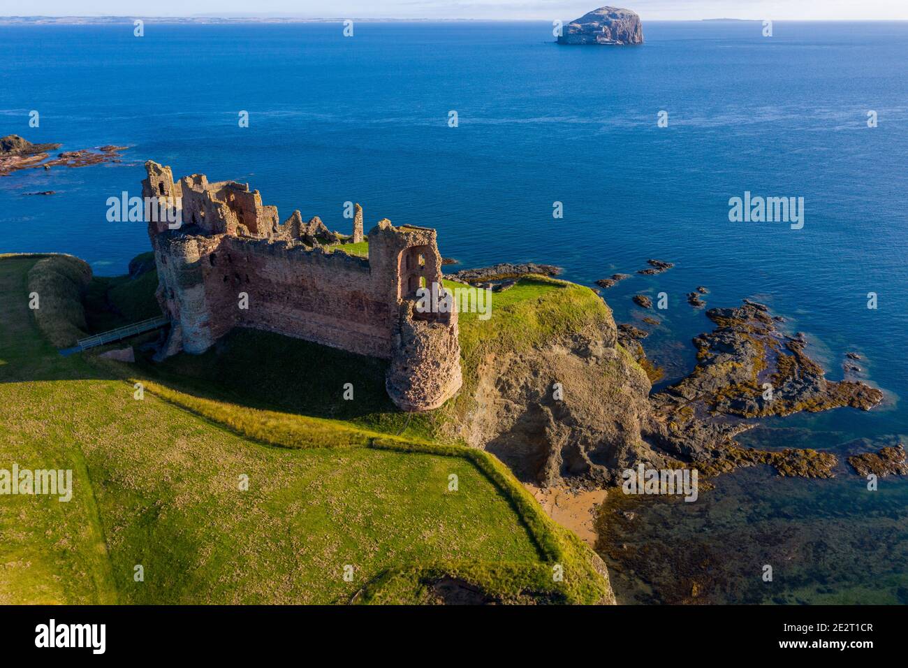 Tantallon Castle, North Berwick, East Lothian, Scotland, UK Stock Photo ...