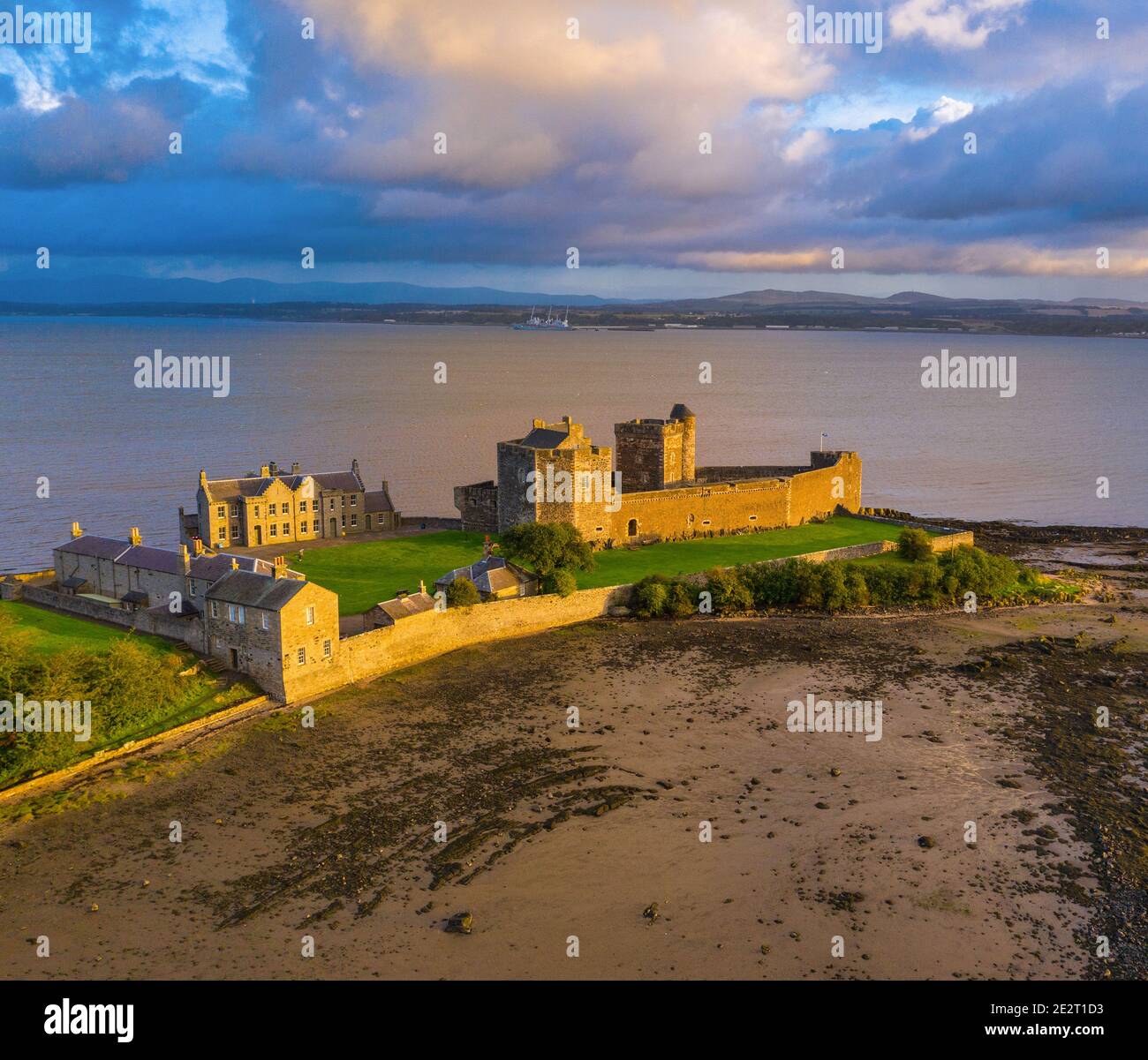 Blackness castle hi-res stock photography and images - Alamy