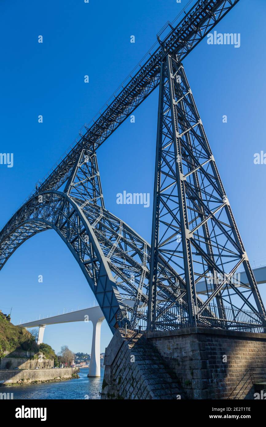 Maria Pia Bridge over the Douro river, Porto, Portugal Stock Photo - Alamy