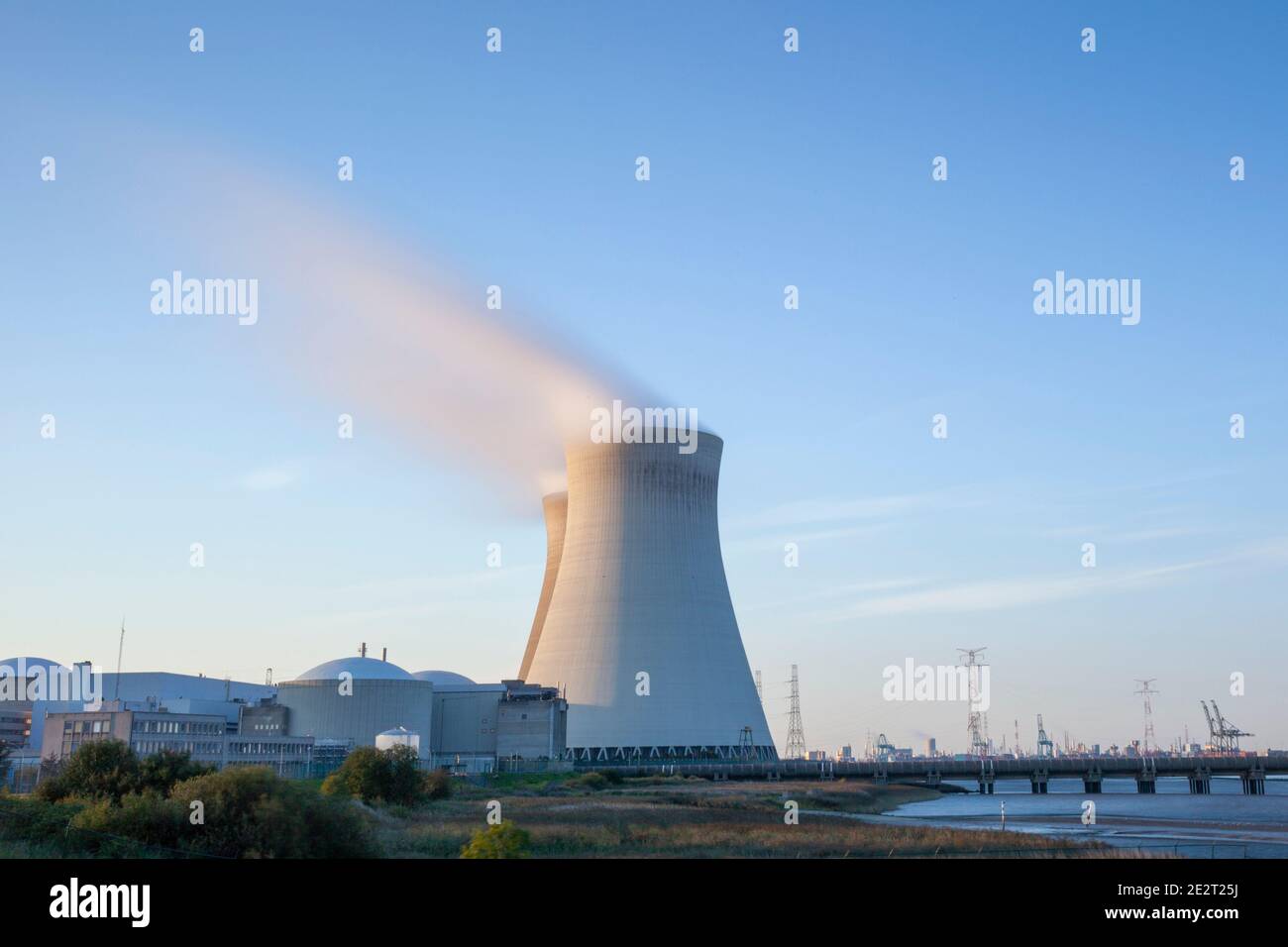 Cooling towers of the nuclear plant in Doel, Antwerp Stock Photo - Alamy