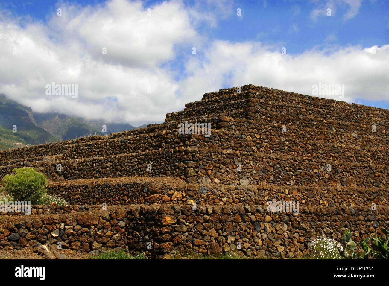 Kon tiki boat hi-res stock photography and images - Alamy