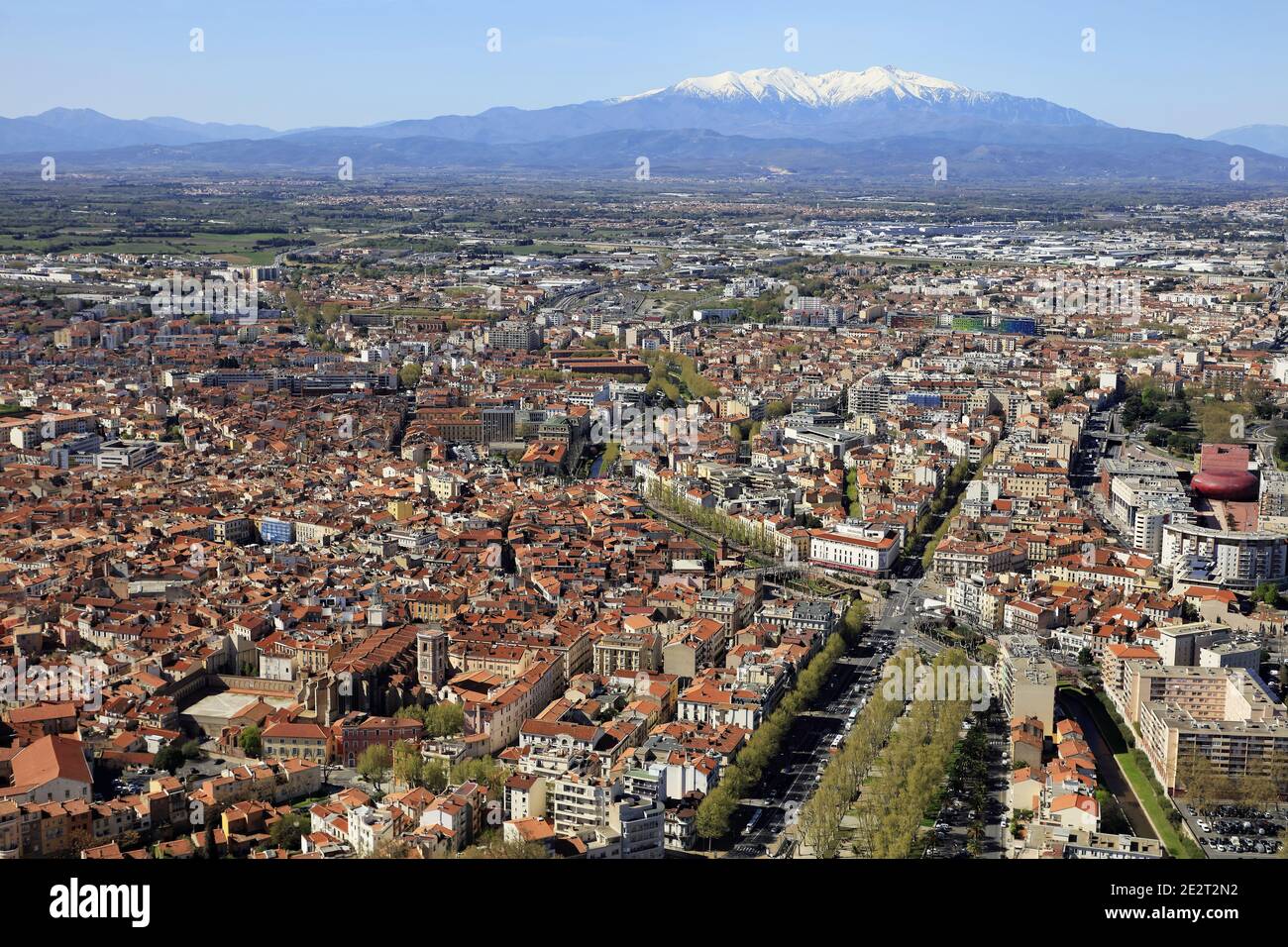 Perpignan cathedral hi-res stock photography and images - Alamy