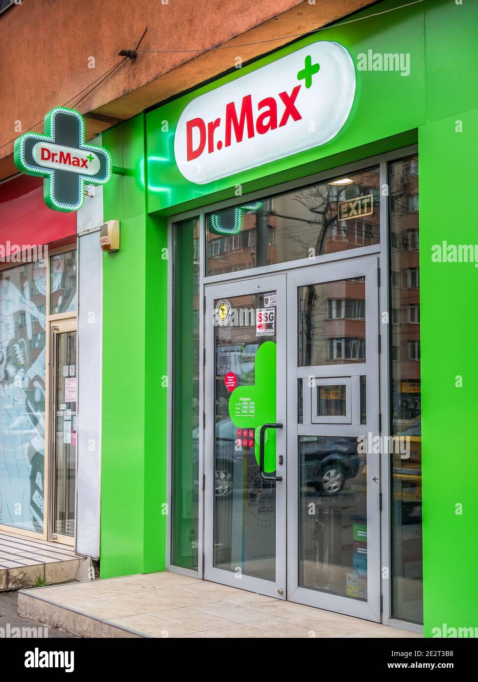 Dr max logo hi-res stock photography and images - Alamy