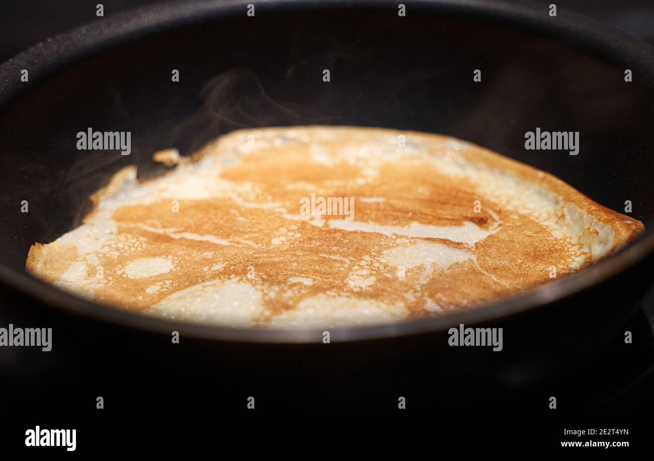Process making homemade pancakes hi-res stock photography and images ...