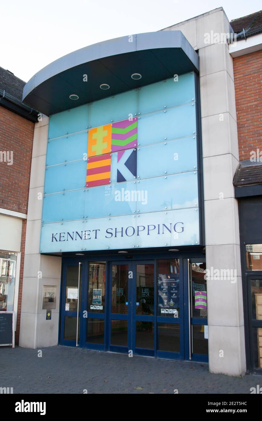 Kennet shopping hi-res stock photography and images - Alamy