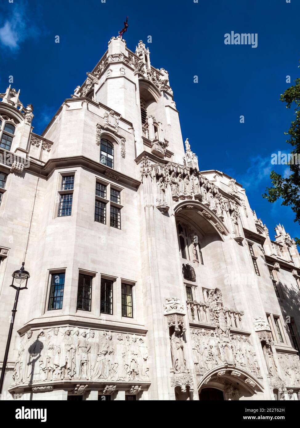 The Supreme Court, formerly the Middlesex Guildhall in Parliament ...