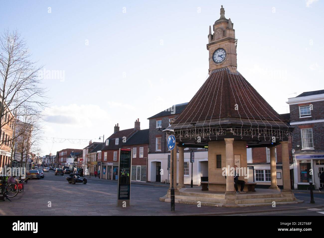 Broadway roundabout hi-res stock photography and images - Alamy