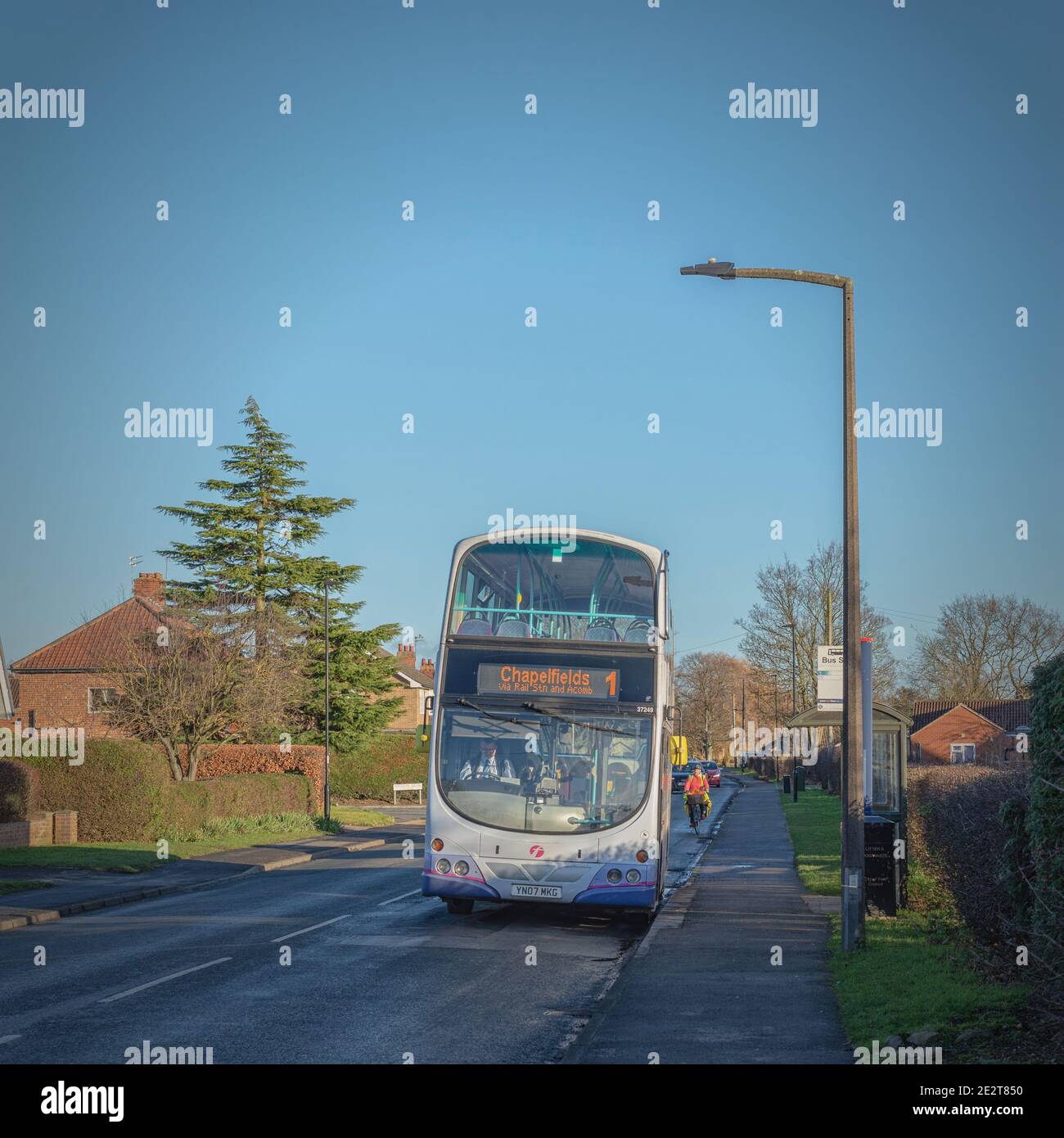 Beside bus stop hi-res stock photography and images - Alamy
