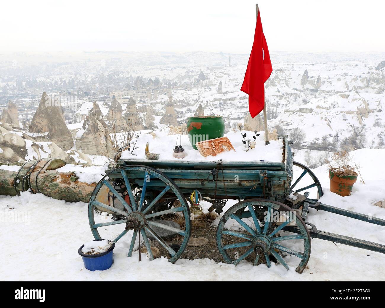 Old Cart with Turkish Flag in Uchisar,Cappadocia,Turkey Stock Photo - Alamy