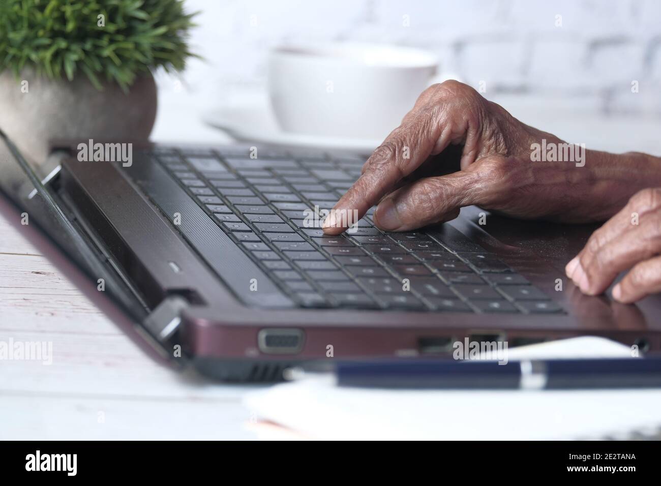 Typing on keyboard senior hi-res stock photography and images - Alamy