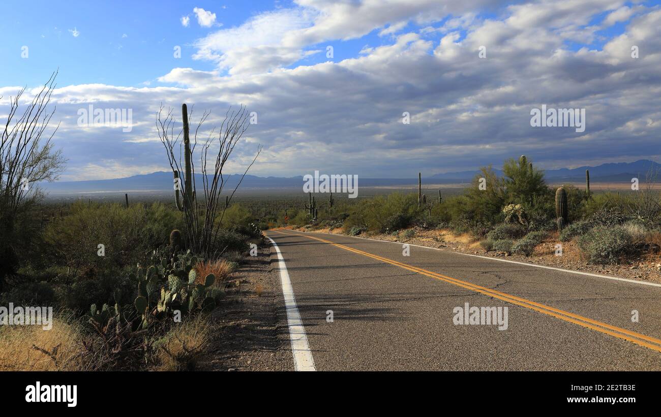 Roadside scene hi-res stock photography and images - Alamy