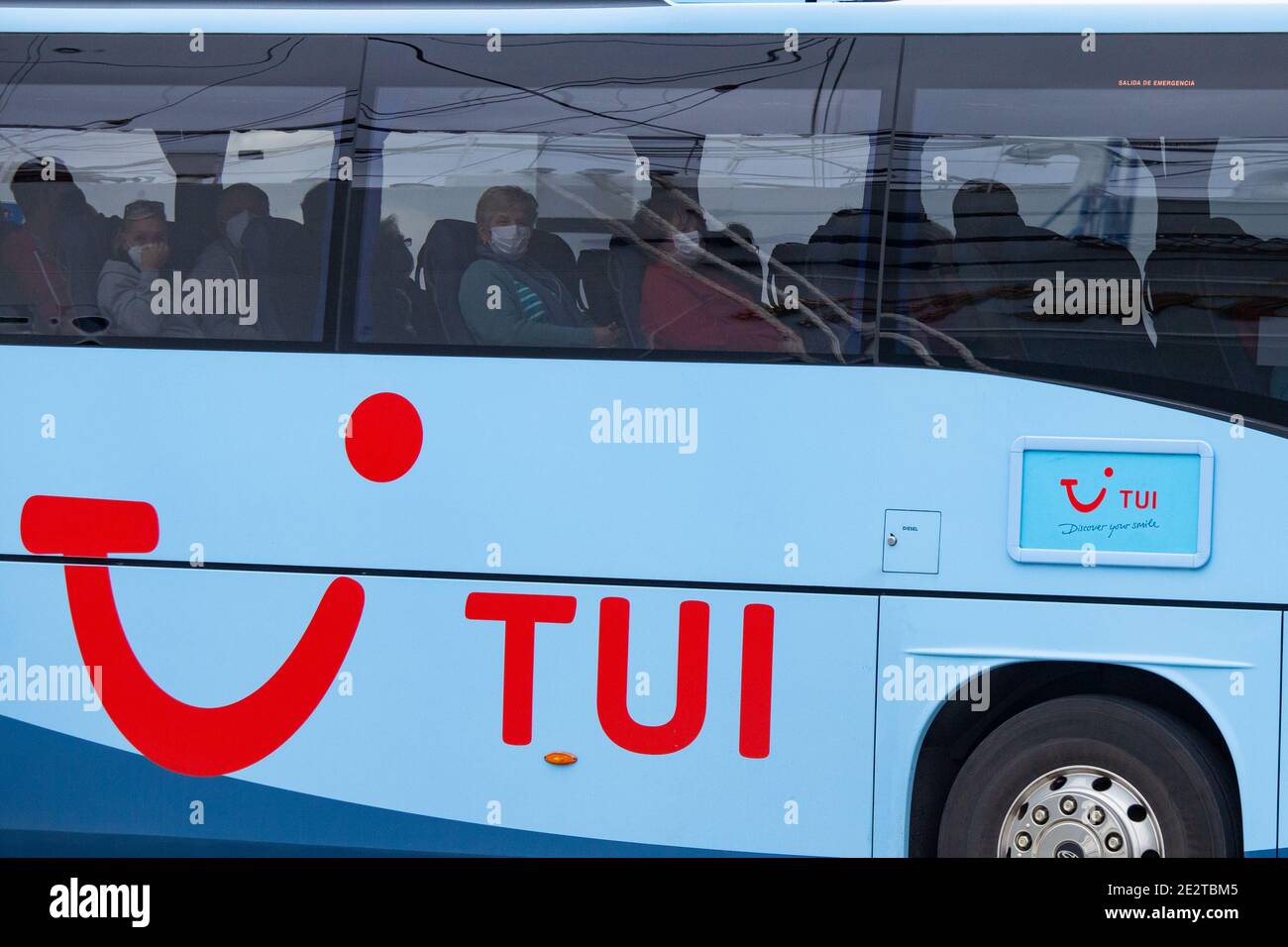 Tui bus hi-res stock photography and images - Alamy