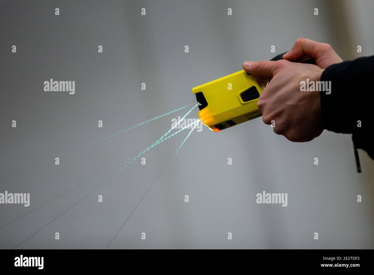 Electrical impulse hi-res stock photography and images - Alamy