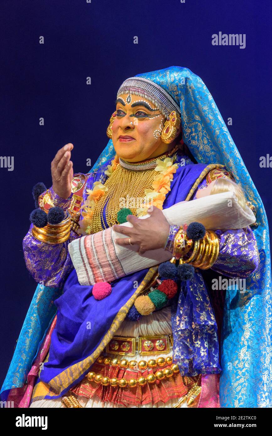 Kala Chethena Kathakali Company, Kalamandalam Vijayakumar performing at ...