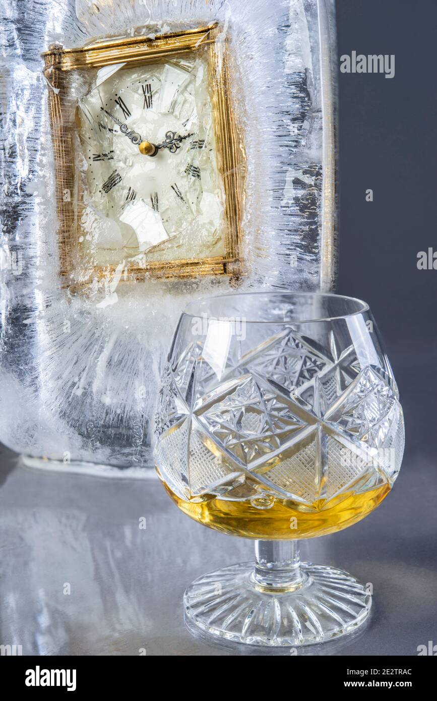 Time stop alcohol drink hi-res stock photography and images - Alamy