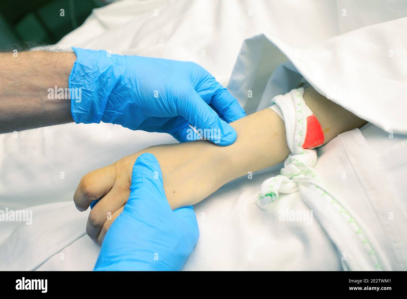 Palpate hi-res stock photography and images - Alamy