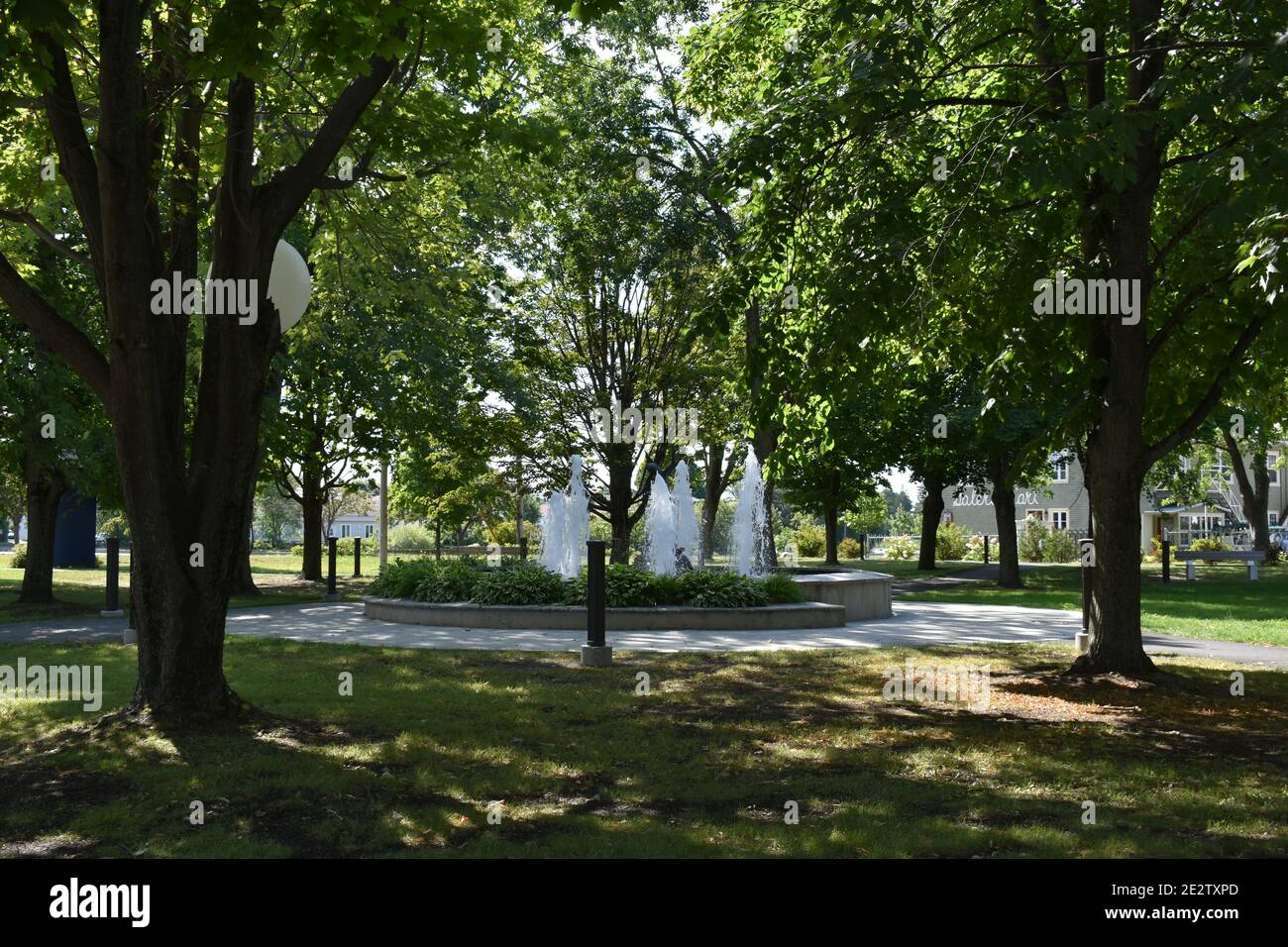 Le parc de la mairie de Montmagny Stock Photo - Alamy