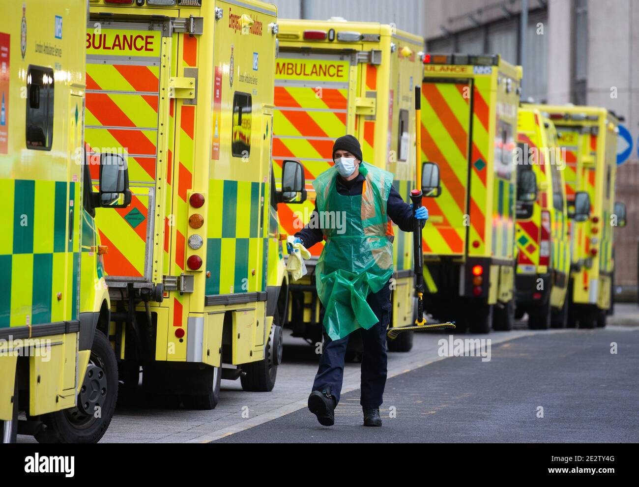 Clean ambulances hi-res stock photography and images - Alamy